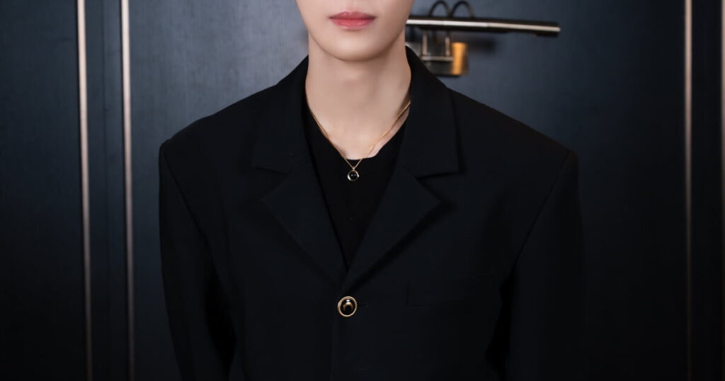 Prominent Korean Actor Opens Up About Past Relationship - Shining Awards