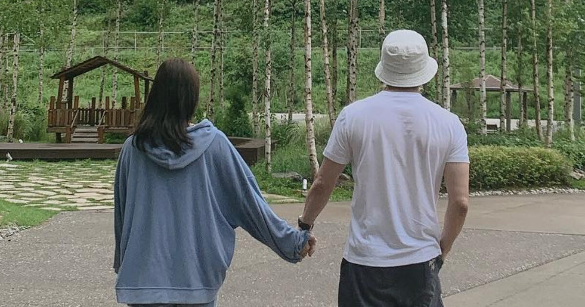 Famous Celebrity Pair Opens Up About Their Surprise Wedding After 18 ...